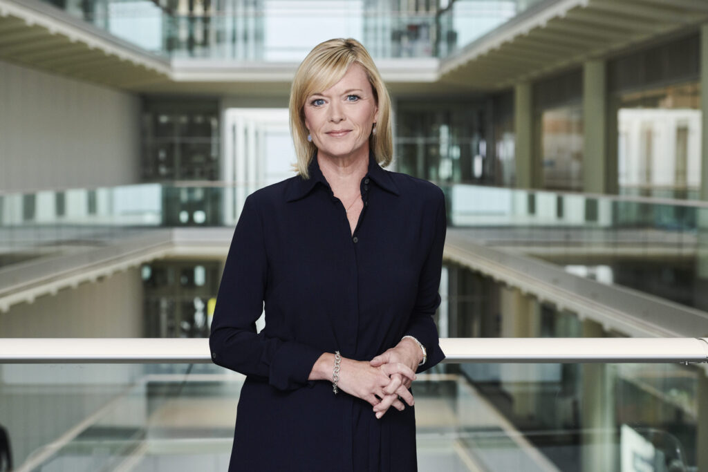 OFFICIAL! Julie Etchingham’s family has sadly announced that she will ...